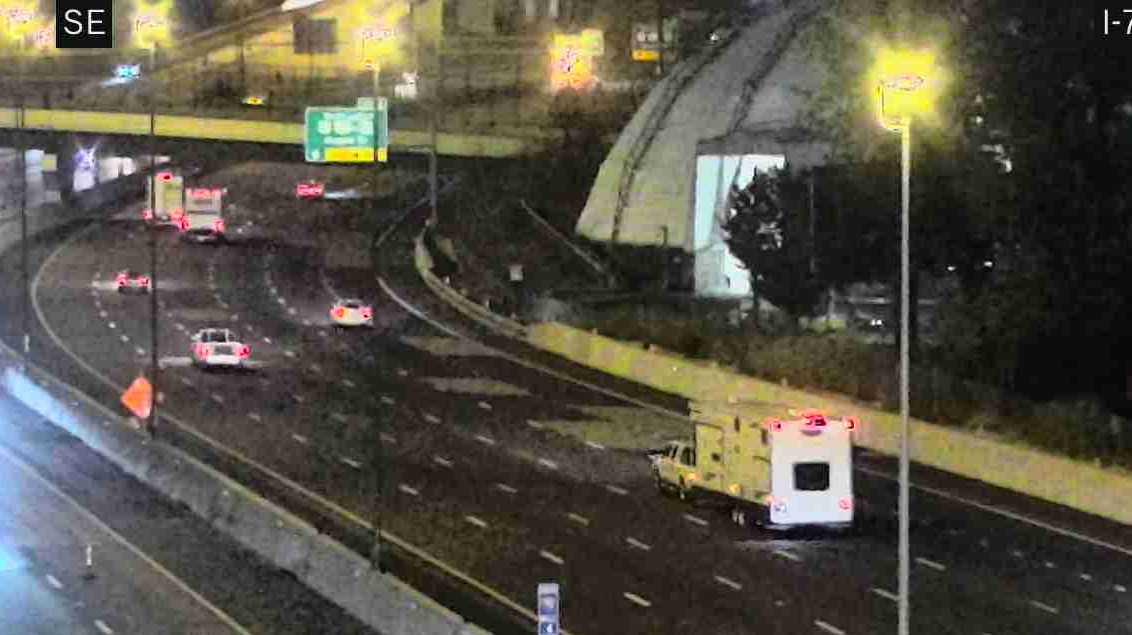 Reports of a multi-car crash on north I-75 in Camp Washington