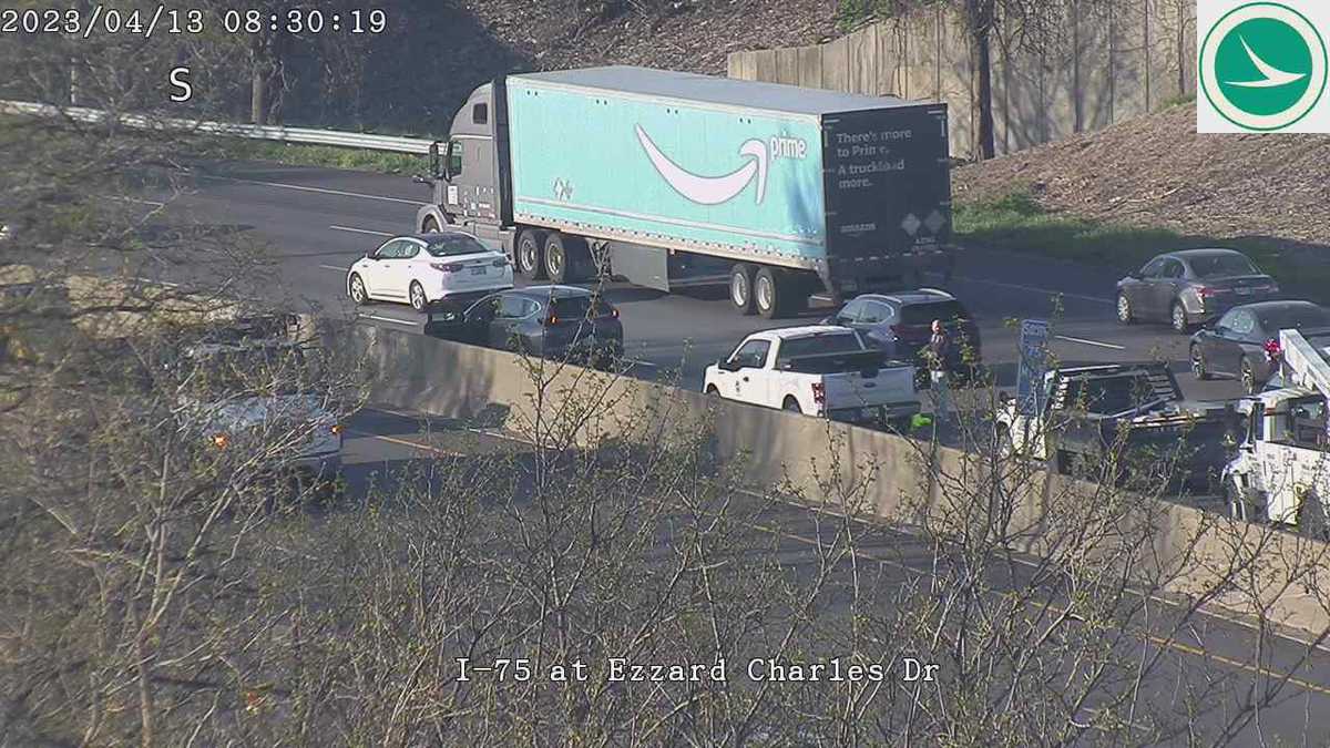 The lane blocking crash has been cleared from I-75