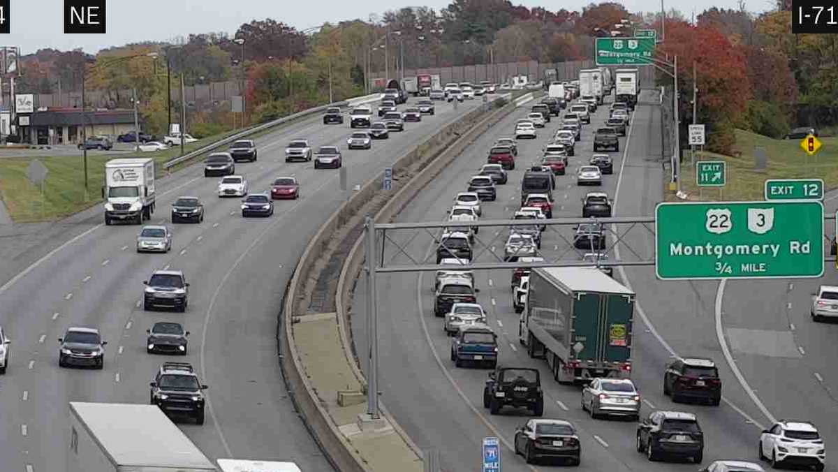 A crash is blocking a lane along north I-71 near Kenwood