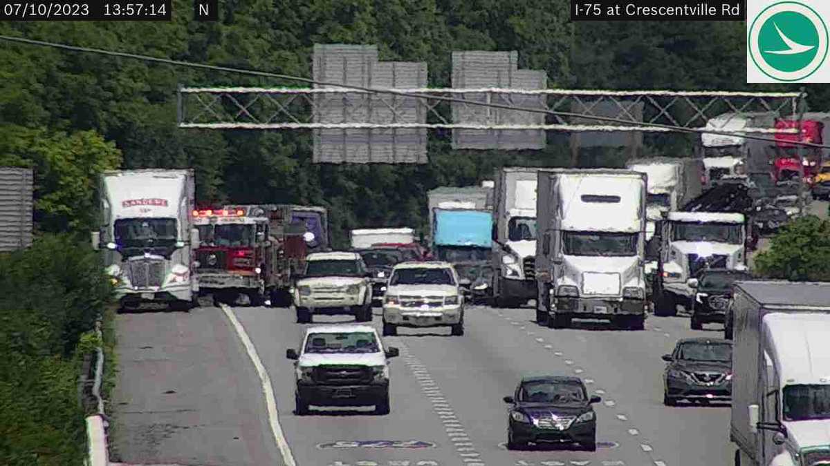 All lanes open following lane-blocking crash on I-75