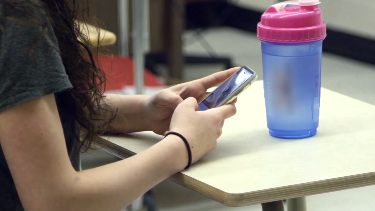Volusia County Schools adopt new cellphone use policies