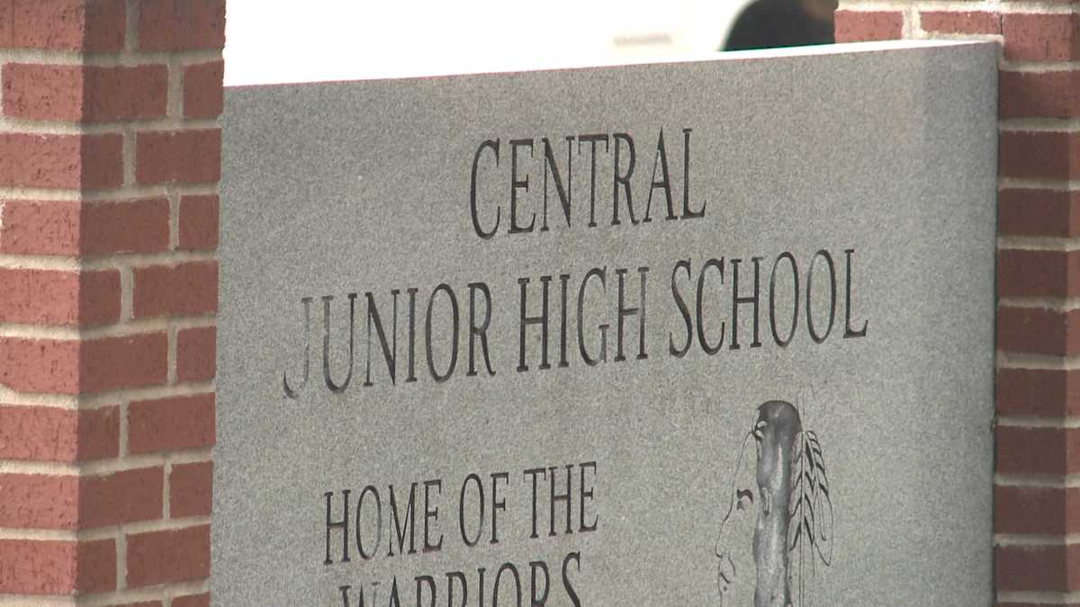 Gas leak at Central Jr. High - students evacuated Gas leak at Central Jr. High - students evacuated
