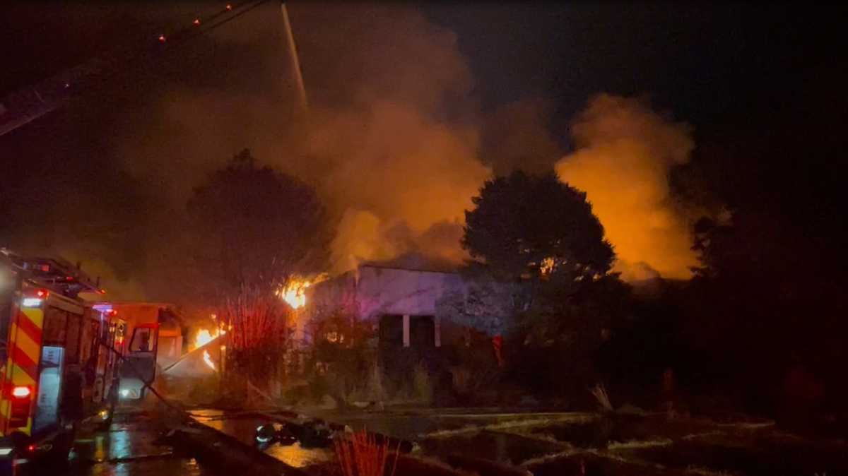 Jackson firefighters respond to abandoned building fire