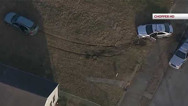 WATCH: Chopper video shows chase suspects scatter after crashing in ...