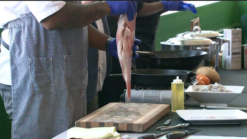 Celebrity chef teaches Jackson students about sustainable fishing