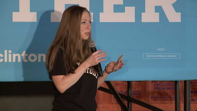 Chelsea Clinton Campaigns For Her Mom At Milwaukee Coffee Shop