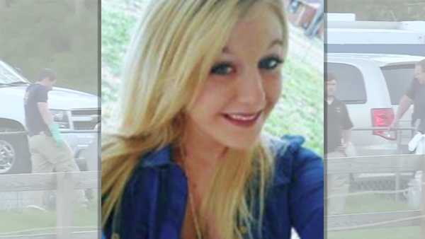 Mother of missing woman desperate for help 1 year after disappearance