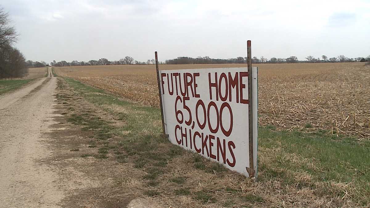 Farm families see future in proposed chicken confinement operations