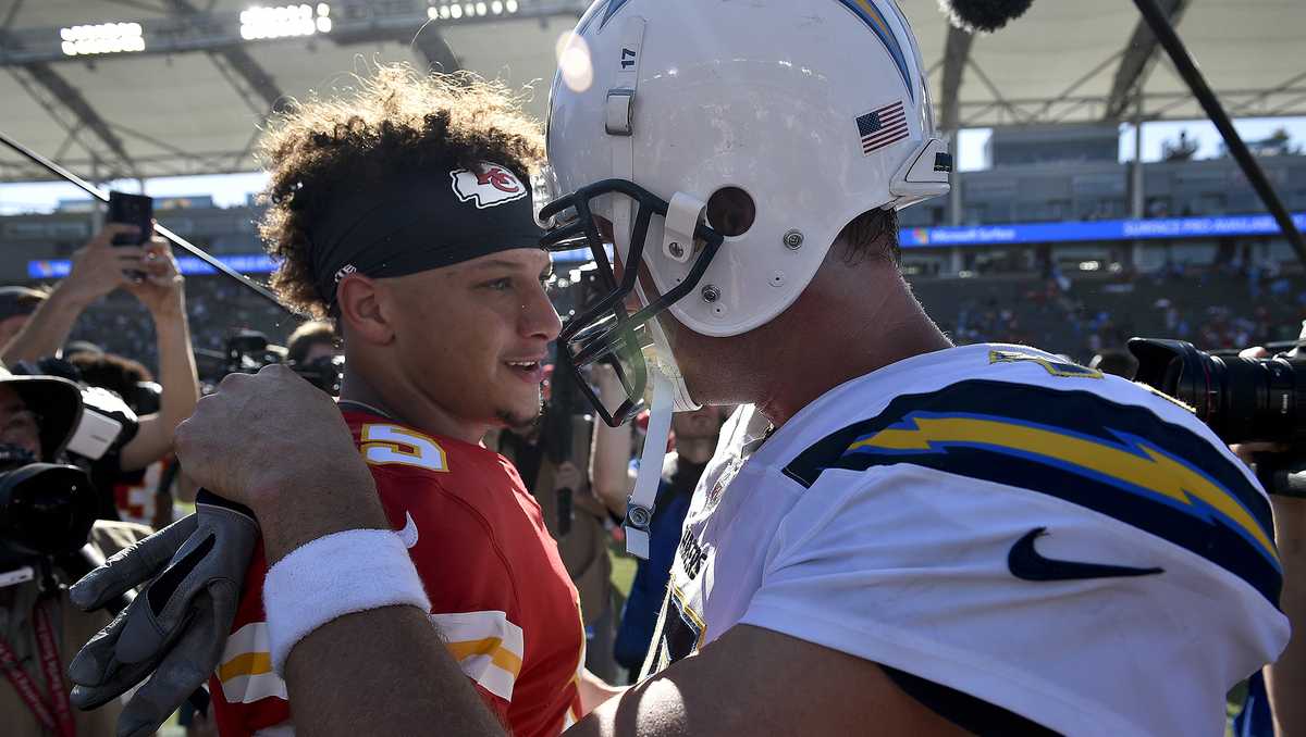 Chiefs seek 10th straight win vs Chargers, AFC West title