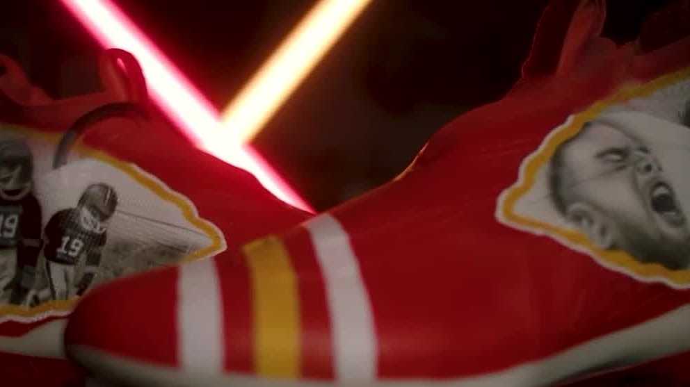 KC artist to have work on Chiefs players feet at the Super Bowl