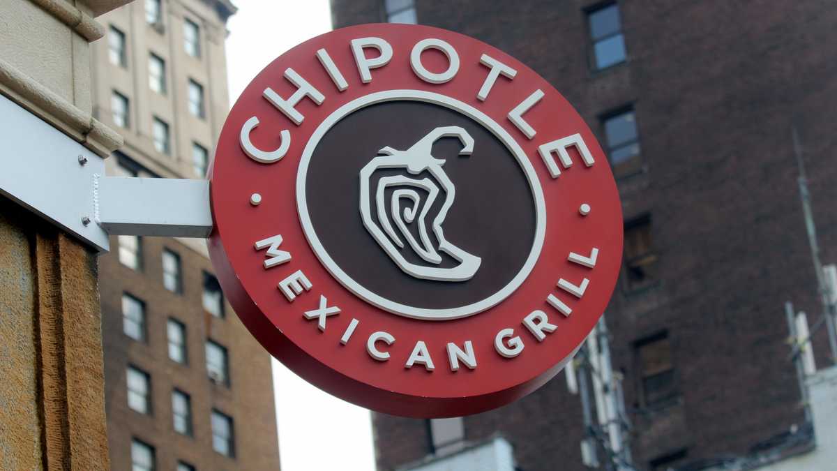 Chipotle says gift card scam is fooling people on Facebook