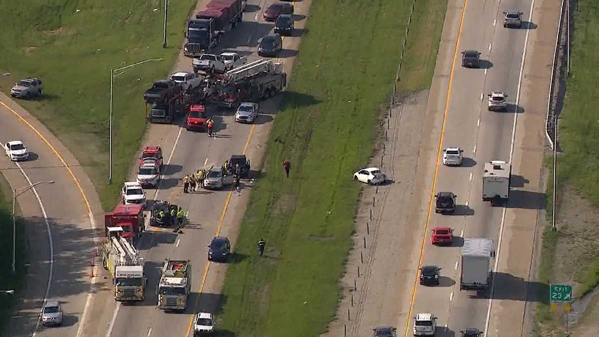 All Lanes Reopen After Multi Vehicle Crash Shuts Down I 265 South Near