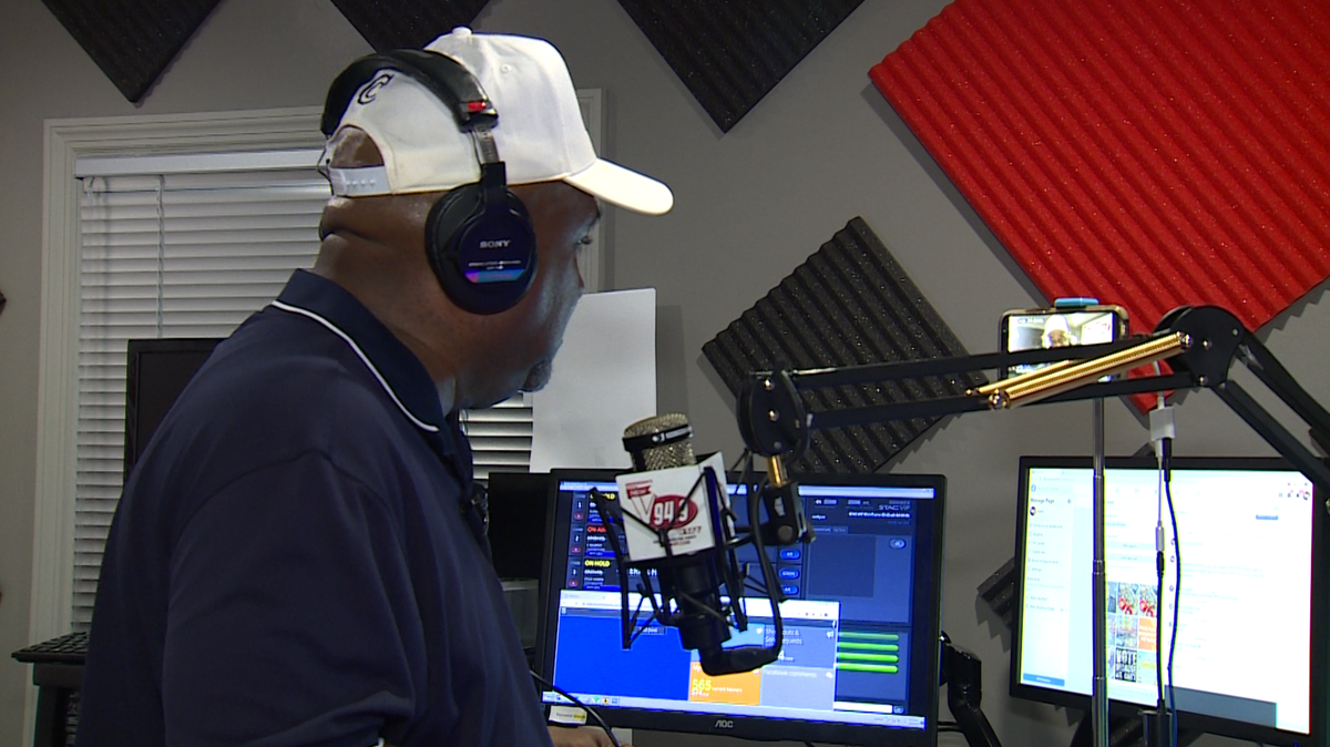 Callers make voices heard on Birmingham radio show, sharing their ...