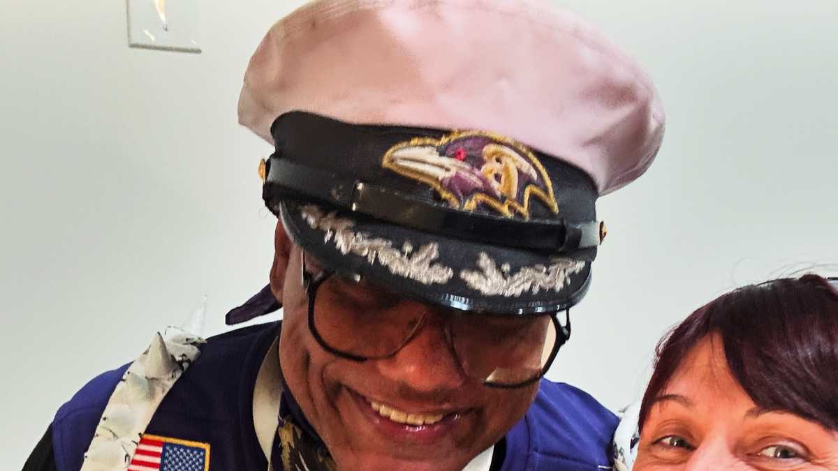 Ravens Flock remembers Captain Dee-Fense | Fan photos