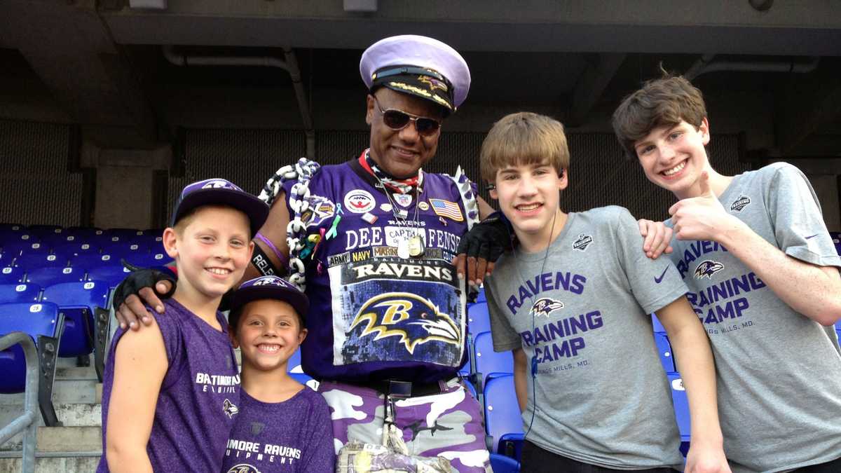 Ravens Flock remembers Captain Dee-Fense | Fan photos