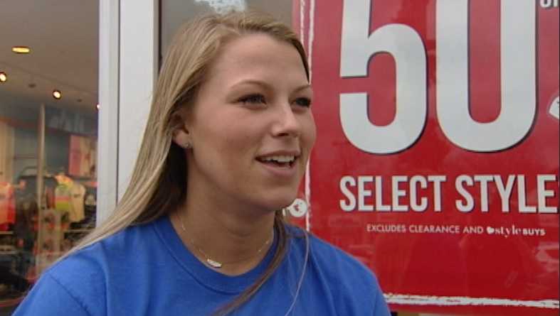 Mad dash back to the malls for countless shoppers on day after Christmas