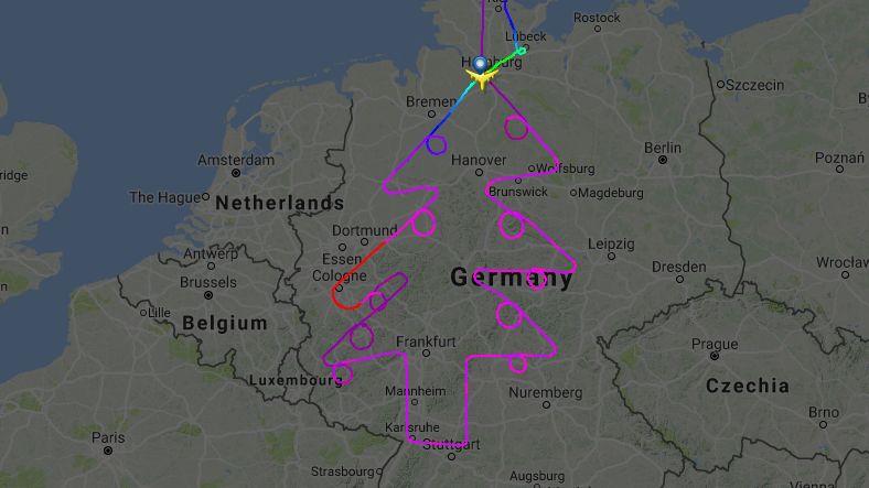 This pilot drew the outline of a Christmas tree over Germany