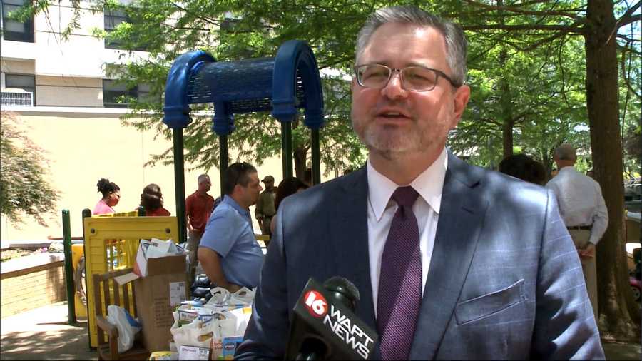 Bryant taps retired FBI agent to lead DHS