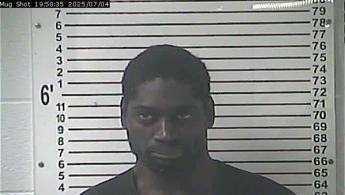 Radcliff man will go to trial after boyfriend stabbed in the back