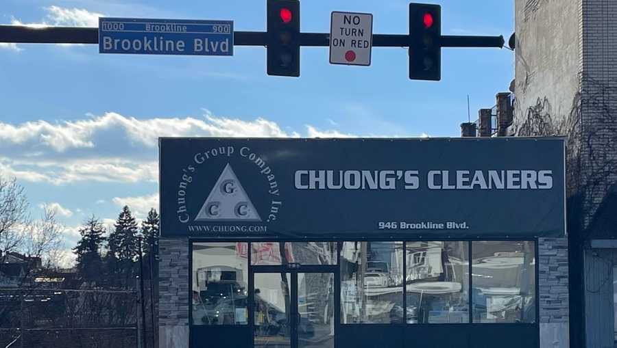 Police: Pittsburgh robbery suspects attack worker with fire extinguisher