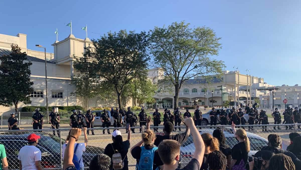 Group holds demonstration during Kentucky Derby, vows to be back next ...