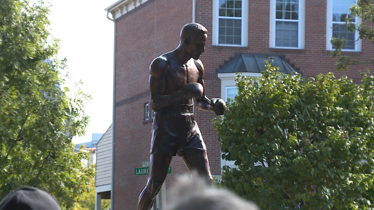 Statue unveiled in honor of West End legend, "Cincinnati Cobra" Ezzard ...