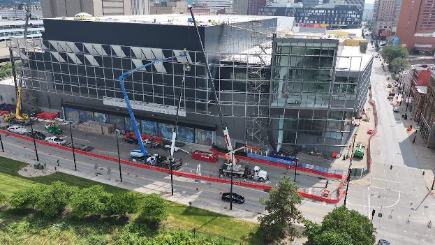 Iconic ‘Cincinnati’ sign demolished as crews prepare to put up new LED sign