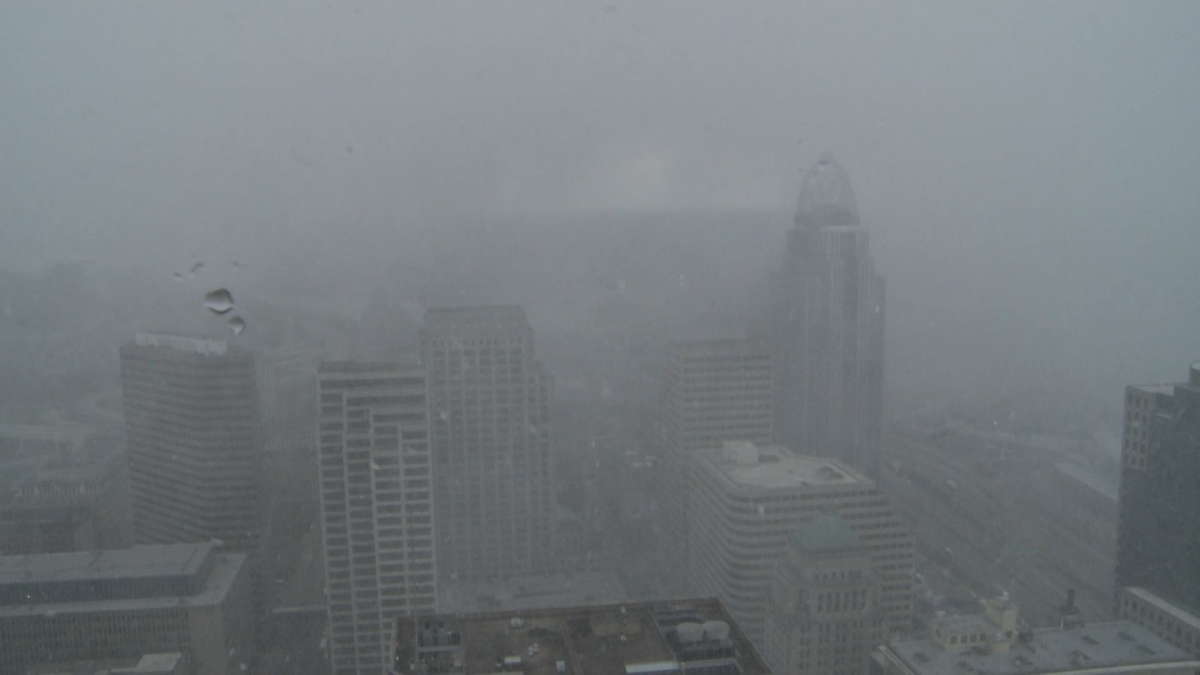 WATCH: Greater Cincinnati sees snowfall Monday while under Winter ...