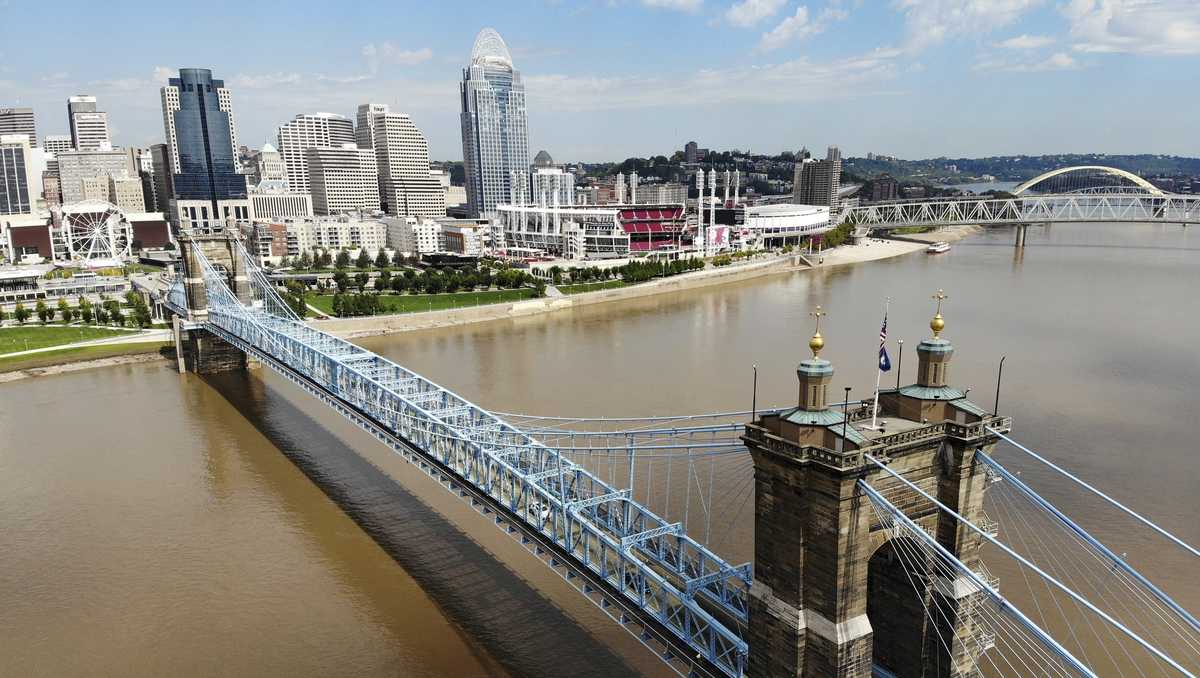 Historic Cincinnati-Kentucky bridge reopening pushed back