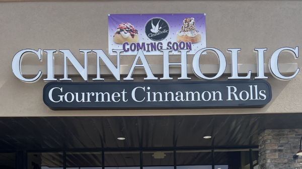 Omaha-area cinnamon roll bakery grand opening
