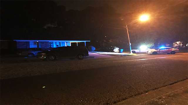 Jackson police investigate early morning shooting Jackson police investigate early morning shooting
