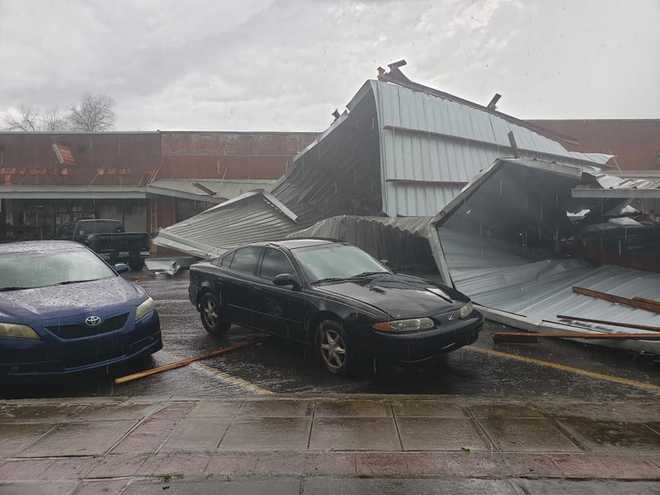 Storm causes heavy damage in downtown Clanton