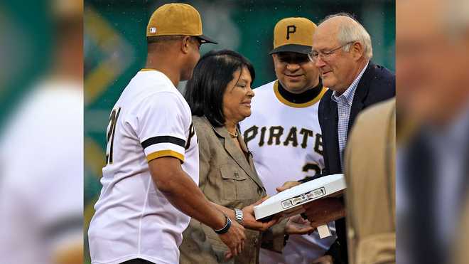 Roberto Clemente's widow, Vera Clemente, hospitalized and 'in delicate ...