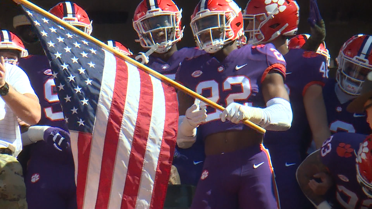 Clemson cruises past UConn, 44-7 Clemson cruises past UConn, 44-7