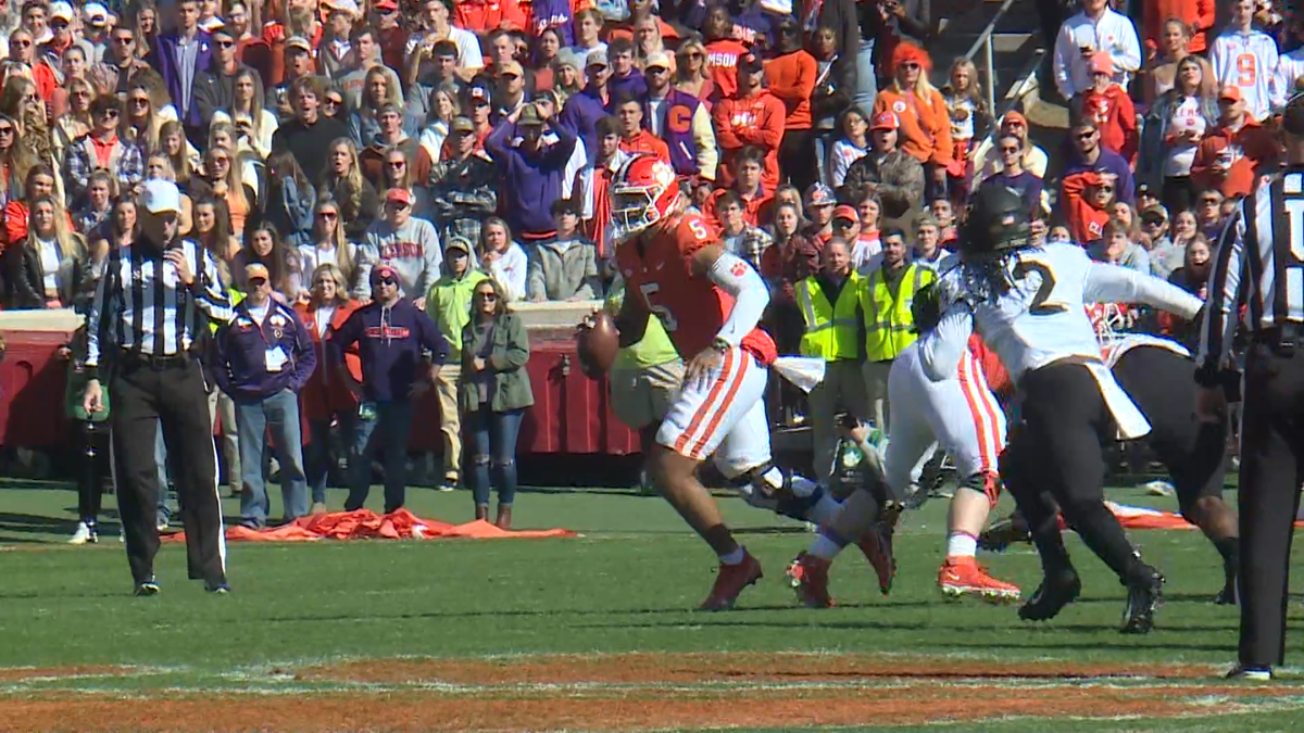 Clemson wins 13th straight over No. 13 Wake Forest, 48-27