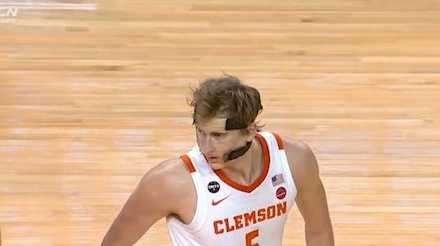 Clemson men's basketball team defeats North Carolina, 63-50