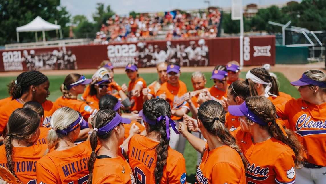 No. 16 Clemson softball drops Super Regional opener to No. 1 Oklahoma