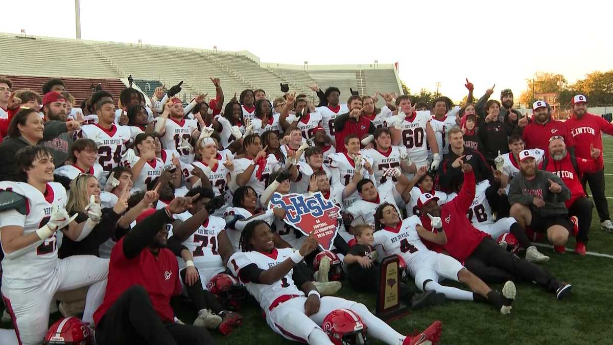 Clinton captures first football state championship since 2009