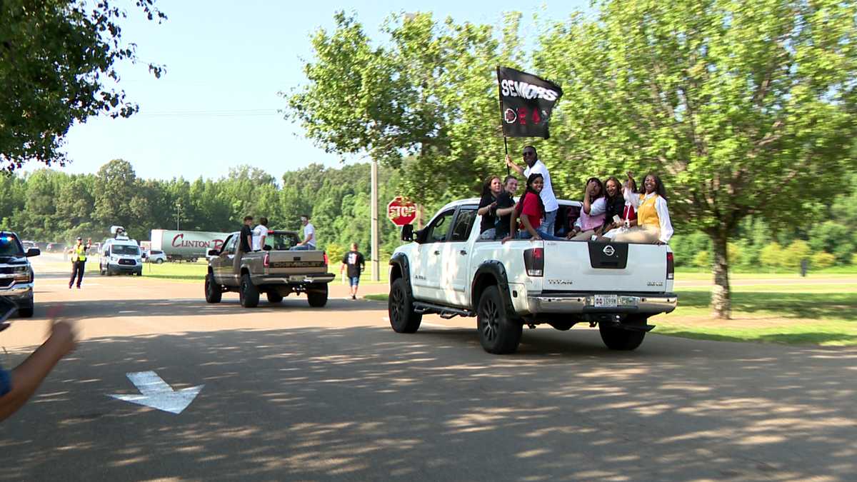 Clinton students return to class early this year