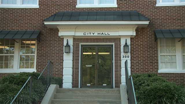 Clinton City Hall undergoes deep cleaning after employee tests positive ...
