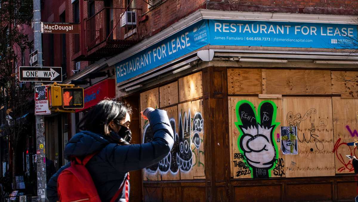 10,000 of America's restaurants are expected to close in the next three ...