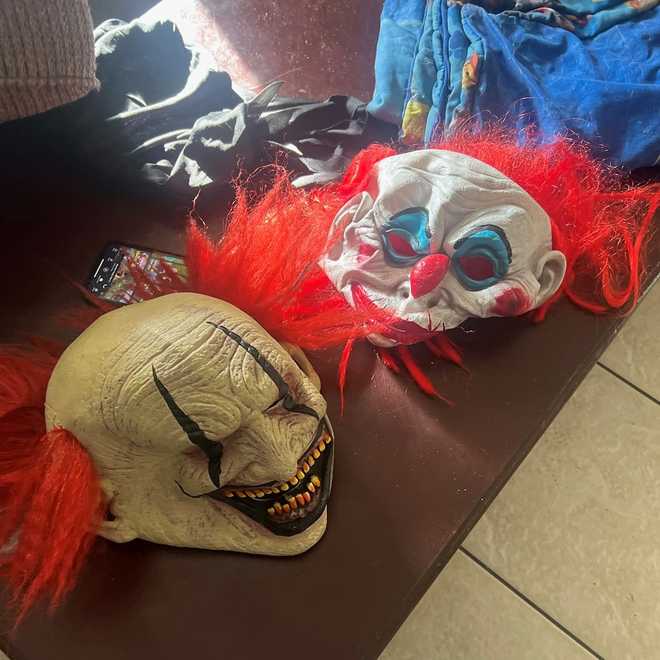Orange County woman robbed by group wearing clown masks, cops say