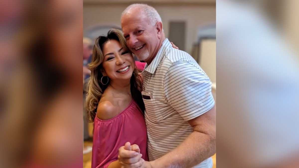 Man killed by lightning strike on beach while warning others of ...