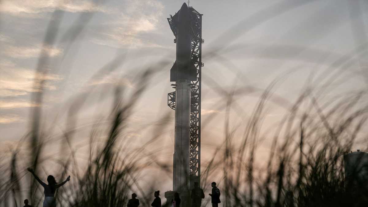 SpaceX’s Starship undergoes third test flight, lost on reentry