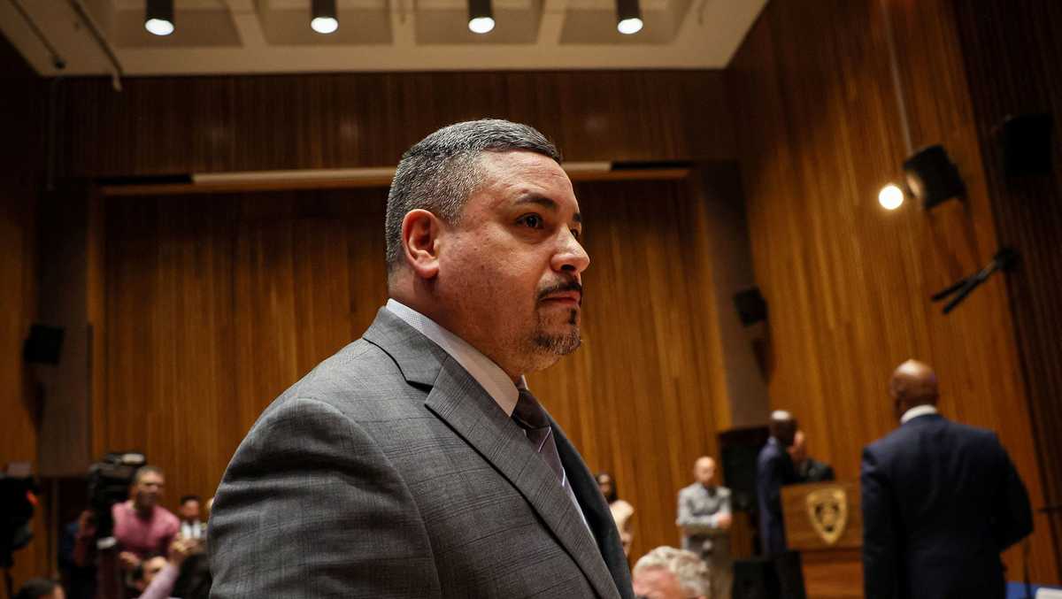NYC police commissioner to resign amid federal investigation