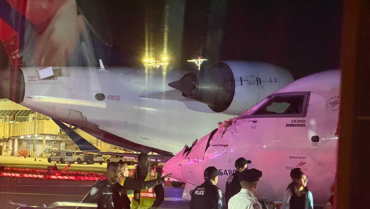Delta jets collide at LaGuardia Airport