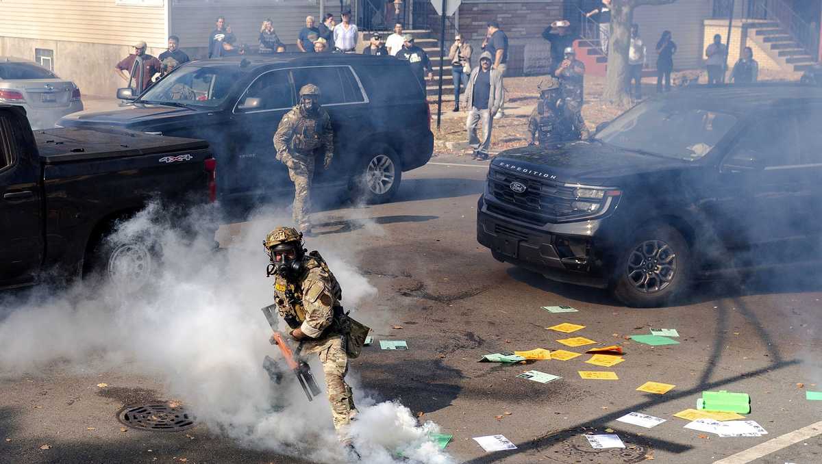 'Startled' judge orders agents in Chicago area to wear body cameras ...