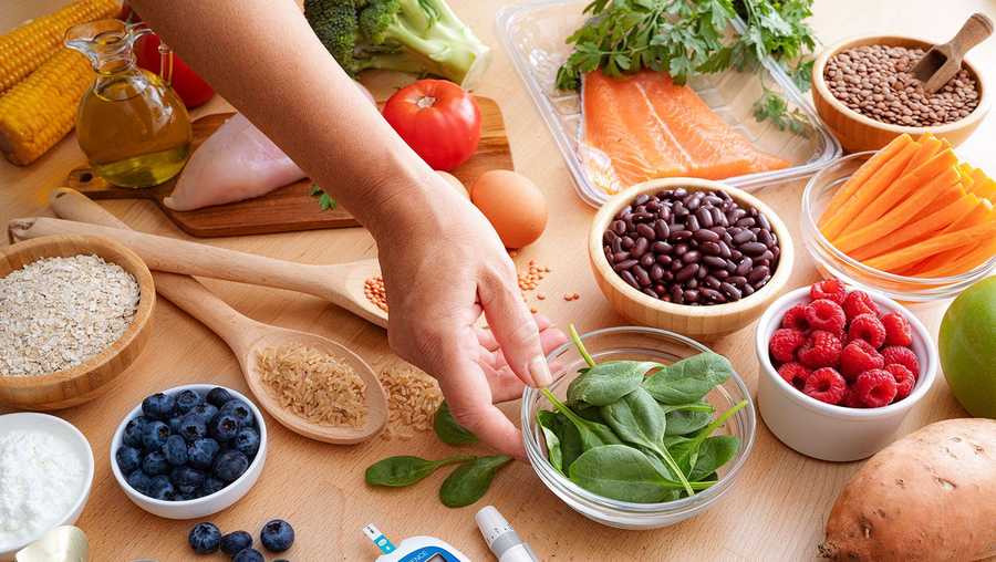 Combining small changes in diet, exercise and sleep may extend life