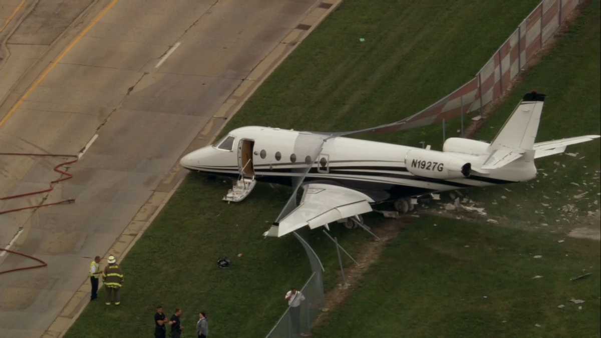 FAA investigating plane that went off end of runway after landing at ...