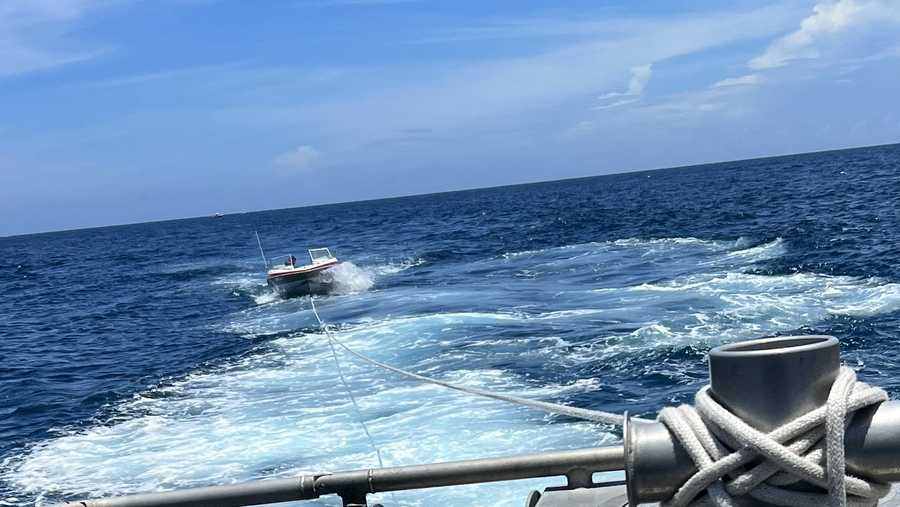 Coast Guard rescues five on Florida boat